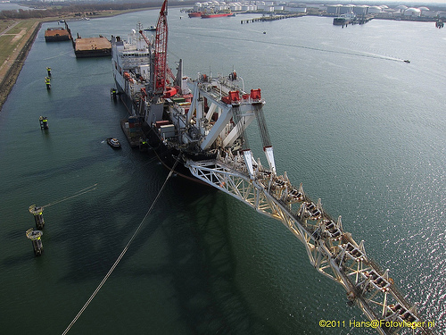 About Petronas Owned ANGSI Complex - Offshore Oil & Gas Exploration ...